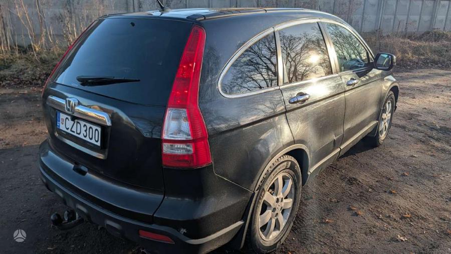 Melns Honda CR-V 2007 Šauļi, ar dzinēja tilpumu 2.00 L un nobraukumu 299 tūkst. km par 3900 €, foto 15 vietnē AUTOMOTO.COM.LV