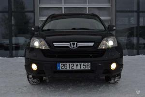 Black Honda CR-V 2007 in Vilnius, with an engine capacity of 2.20 L and mileage of 194 thousand km for 7000 €, photo 4 on AUTOMOTO.COM.LV