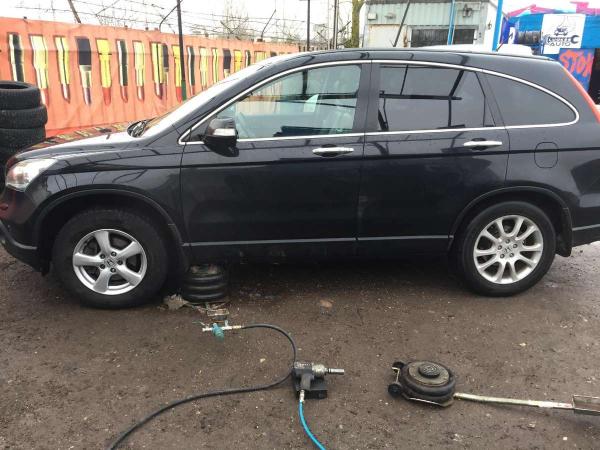 Melns Honda CR-V 2007 Telšiai, ar dzinēja tilpumu 2.00 L un nobraukumu 265 tūkst. km par 3500 €, foto 1 vietnē AUTOMOTO.COM.LV
