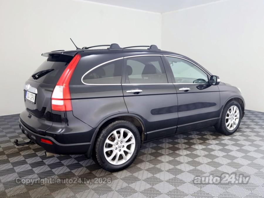 Black Honda CR-V 2007 in Tallinn, with an engine capacity of 2.00 L and mileage of 339 thousand km for 3499 €, photo 3 on AUTOMOTO.COM.LV