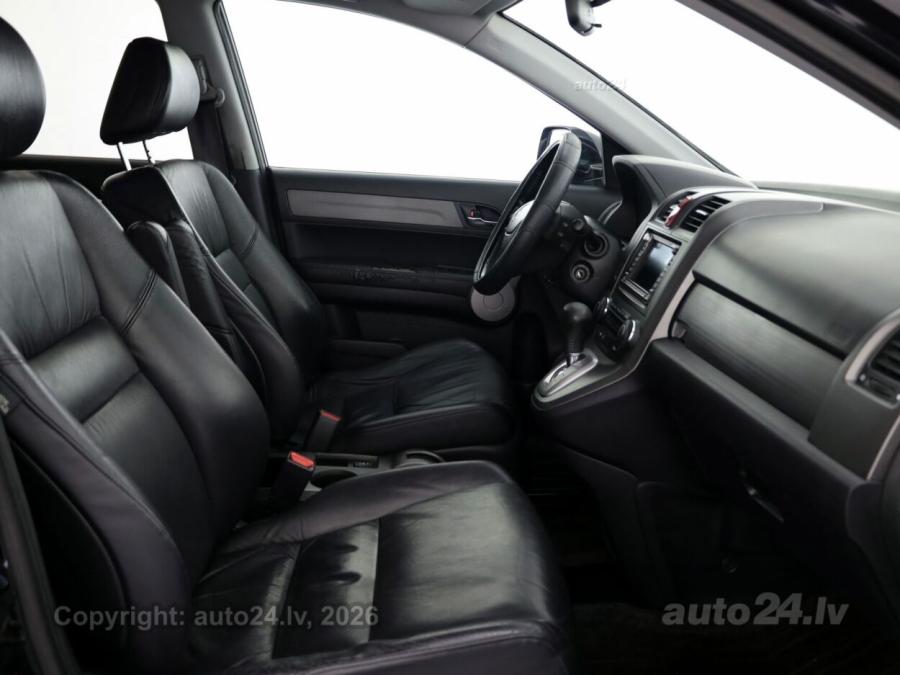 Black Honda CR-V 2007 in Tallinn, with an engine capacity of 2.00 L and mileage of 339 thousand km for 3499 €, photo 6 on AUTOMOTO.COM.LV