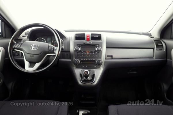 Black Honda CR-V 2007 in Tallinn, with an engine capacity of 2.00 L and mileage of 234 thousand km for 3799 €, photo 5 on AUTOMOTO.COM.LV