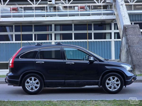 Black Honda CR-V 2007 in Vilnius, with an engine capacity of 2.00 L and mileage of 349 thousand km for 2650 €, photo 4 on AUTOMOTO.COM.LV