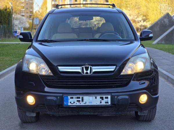 Black Honda CR-V 2007 in Vilnius, with an engine capacity of 2.00 L and mileage of 349 thousand km for 2650 €, photo 8 on AUTOMOTO.COM.LV