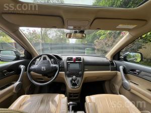 Melns Honda CR-V 2007 Rīga, ar dzinēja tilpumu 2.20 L un nobraukumu 193 tūkst. km par 4900 €, foto 6 vietnē AUTOMOTO.COM.LV