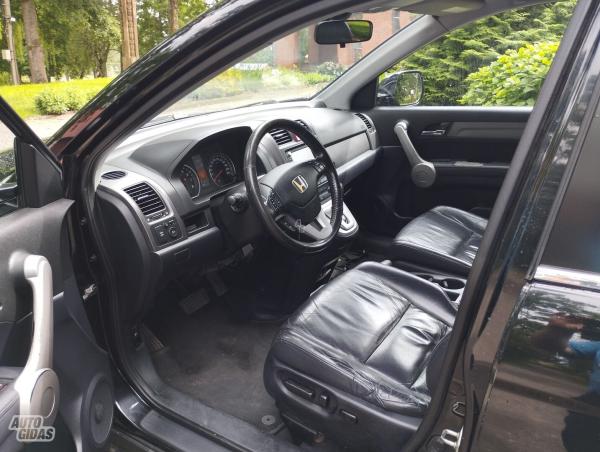 Melns Honda CR-V 2007 Telšiai, ar dzinēja tilpumu 2.00 L un nobraukumu 260 tūkst. km par 2600 €, foto 9 vietnē AUTOMOTO.COM.LV