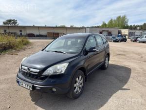 Black Honda CR-V 2007 in Riga, with an engine capacity of 2.00 L and mileage of 321 thousand km for 2100 €, photo 5 on AUTOMOTO.COM.LV