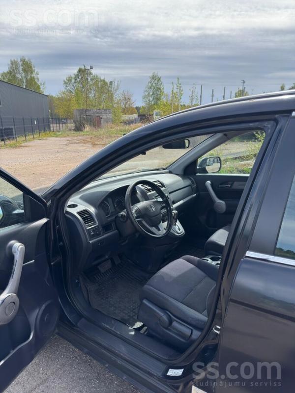 Melns Honda CR-V 2007 Rīga, ar dzinēja tilpumu 2.00 L un nobraukumu 321 tūkst. km par 2100 €, foto 7 vietnē AUTOMOTO.COM.LV