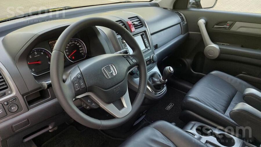 Melns Honda CR-V 2007 Rīga, ar dzinēja tilpumu 2.20 L un nobraukumu 275 tūkst. km par 6450 €, foto 4 vietnē AUTOMOTO.COM.LV