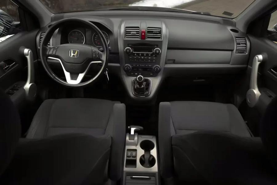 Melns Honda CR-V 2007 Jelgava, ar dzinēja tilpumu 2.20 L un nobraukumu 344 tūkst. km par 3600 €, foto 9 vietnē AUTOMOTO.COM.LV