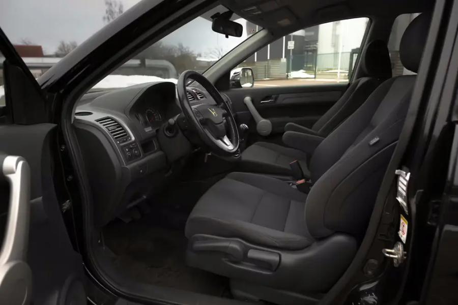Melns Honda CR-V 2007 Jelgava, ar dzinēja tilpumu 2.20 L un nobraukumu 344 tūkst. km par 3600 €, foto 10 vietnē AUTOMOTO.COM.LV