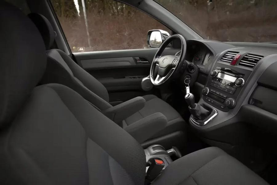 Melns Honda CR-V 2007 Jelgava, ar dzinēja tilpumu 2.20 L un nobraukumu 344 tūkst. km par 3600 €, foto 15 vietnē AUTOMOTO.COM.LV