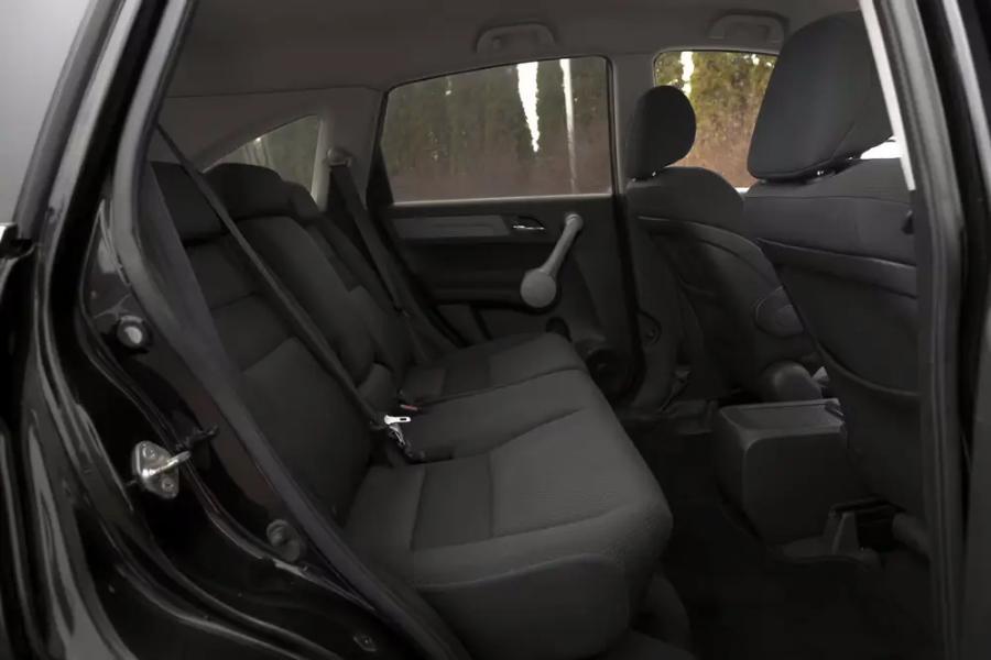 Melns Honda CR-V 2007 Jelgava, ar dzinēja tilpumu 2.20 L un nobraukumu 344 tūkst. km par 3600 €, foto 17 vietnē AUTOMOTO.COM.LV