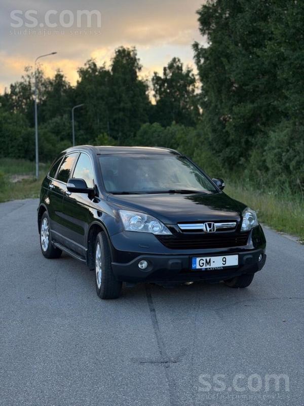Melns Honda CR-V 2007 Tukums, ar dzinēja tilpumu 2.00 L un nobraukumu 153 tūkst. km par 5900 €, foto 1 vietnē AUTOMOTO.COM.LV