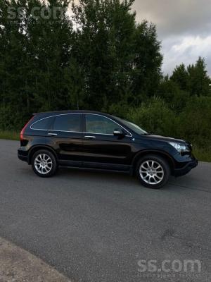 Black Honda CR-V 2007 in Tukums, with an engine capacity of 2.00 L and mileage of 153 thousand km for 5900 €, photo 3 on AUTOMOTO.COM.LV