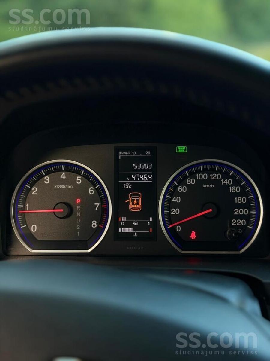 Black Honda CR-V 2007 in Tukums, with an engine capacity of 2.00 L and mileage of 153 thousand km for 5900 €, photo 6 on AUTOMOTO.COM.LV