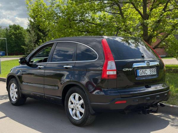 Black Honda CR-V 2007 in Kaunas, with an engine capacity of 2.20 L and mileage of 398 thousand km for 3750 €, photo 3 on AUTOMOTO.COM.LV