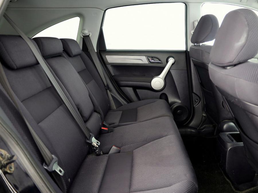 Melns Honda CR-V 2007 Tallina, ar dzinēja tilpumu 2.00 L un nobraukumu 249 tūkst. km par 2999 €, foto 8 vietnē AUTOMOTO.COM.LV