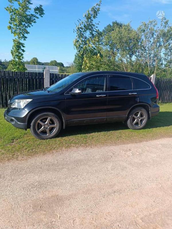 Black Honda CR-V 2007 in Ignalina, with an engine capacity of 2.20 L and mileage of 315 thousand km for 3450 €, photo 3 on AUTOMOTO.COM.LV