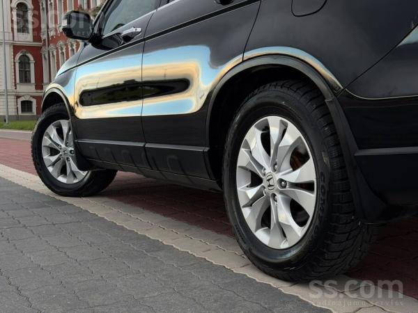 Melns Honda CR-V 2007 Jelgava, ar dzinēja tilpumu 2.00 L un nobraukumu 289 tūkst. km par 4100 €, foto 9 vietnē AUTOMOTO.COM.LV