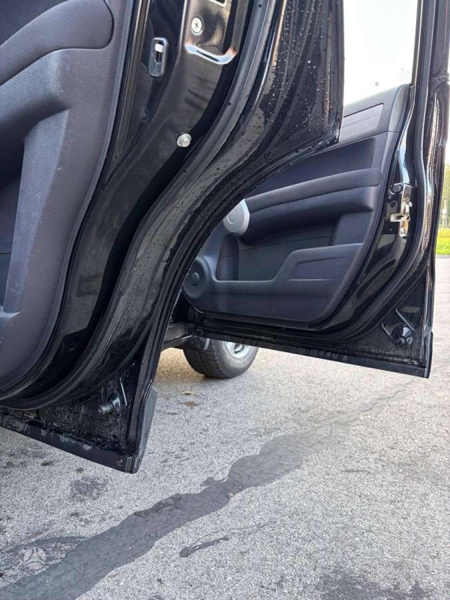 Black Honda CR-V 2007 in Kaunas, with an engine capacity of 0.00 L and mileage of 314 thousand km for 4000 €, photo 13 on AUTOMOTO.COM.LV