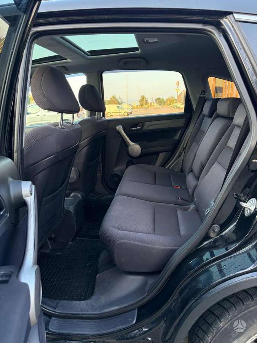 Black Honda CR-V 2007 in Kaunas, with an engine capacity of 0.00 L and mileage of 314 thousand km for 4000 €, photo 26 on AUTOMOTO.COM.LV