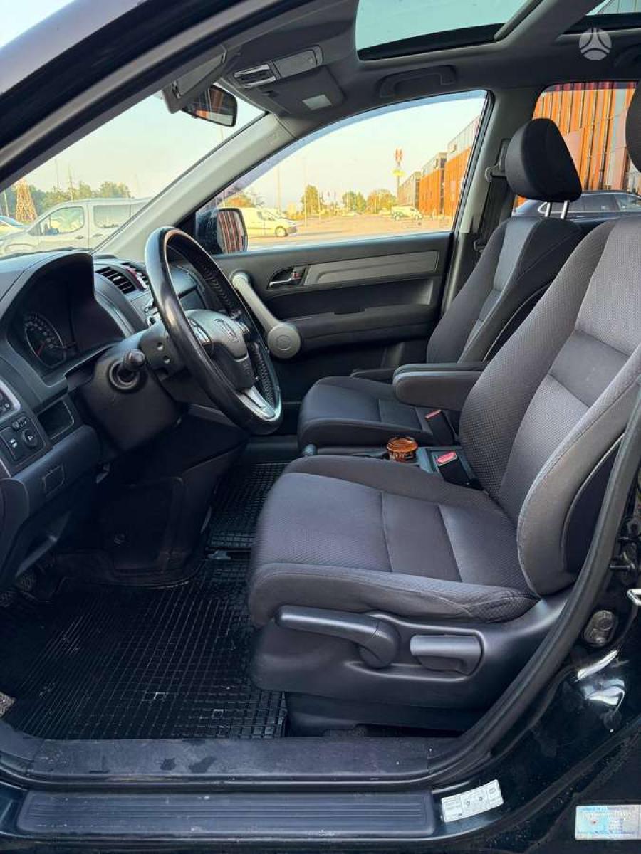 Black Honda CR-V 2007 in Kaunas, with an engine capacity of 0.00 L and mileage of 314 thousand km for 4000 €, photo 27 on AUTOMOTO.COM.LV