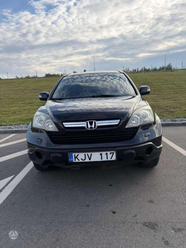 Melns Honda CR-V 2007 Viļņa, ar dzinēja tilpumu 2.20 L un nobraukumu 320 tūkst. km par 4400 €, foto 2 vietnē AUTOMOTO.COM.LV