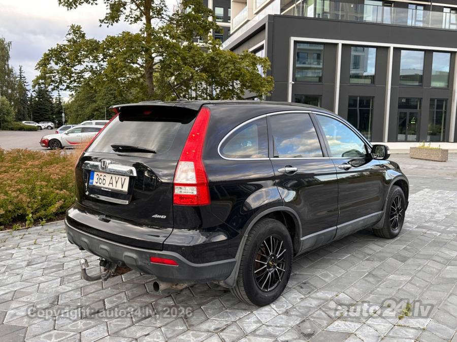 Black Honda CR-V 2007 in Tallinn, with an engine capacity of 2.00 L and mileage of 240 thousand km for 3350 €, photo 5 on AUTOMOTO.COM.LV