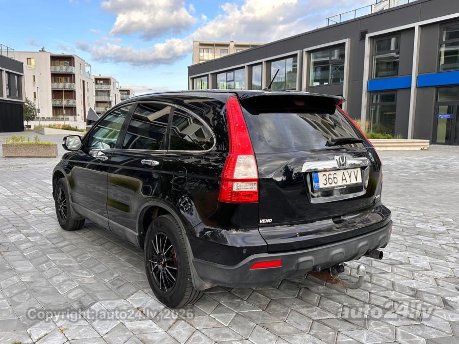 Black Honda CR-V 2007 in Tallinn, with an engine capacity of 2.00 L and mileage of 240 thousand km for 3350 €, photo 6 on AUTOMOTO.COM.LV