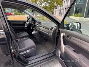 Black Honda CR-V 2007 in Tallinn, with an engine capacity of 2.00 L and mileage of 240 thousand km for 3350 €, photo 10 on AUTOMOTO.COM.LV