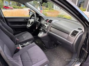 Black Honda CR-V 2007 in Tallinn, with an engine capacity of 2.00 L and mileage of 240 thousand km for 3350 €, photo 11 on AUTOMOTO.COM.LV