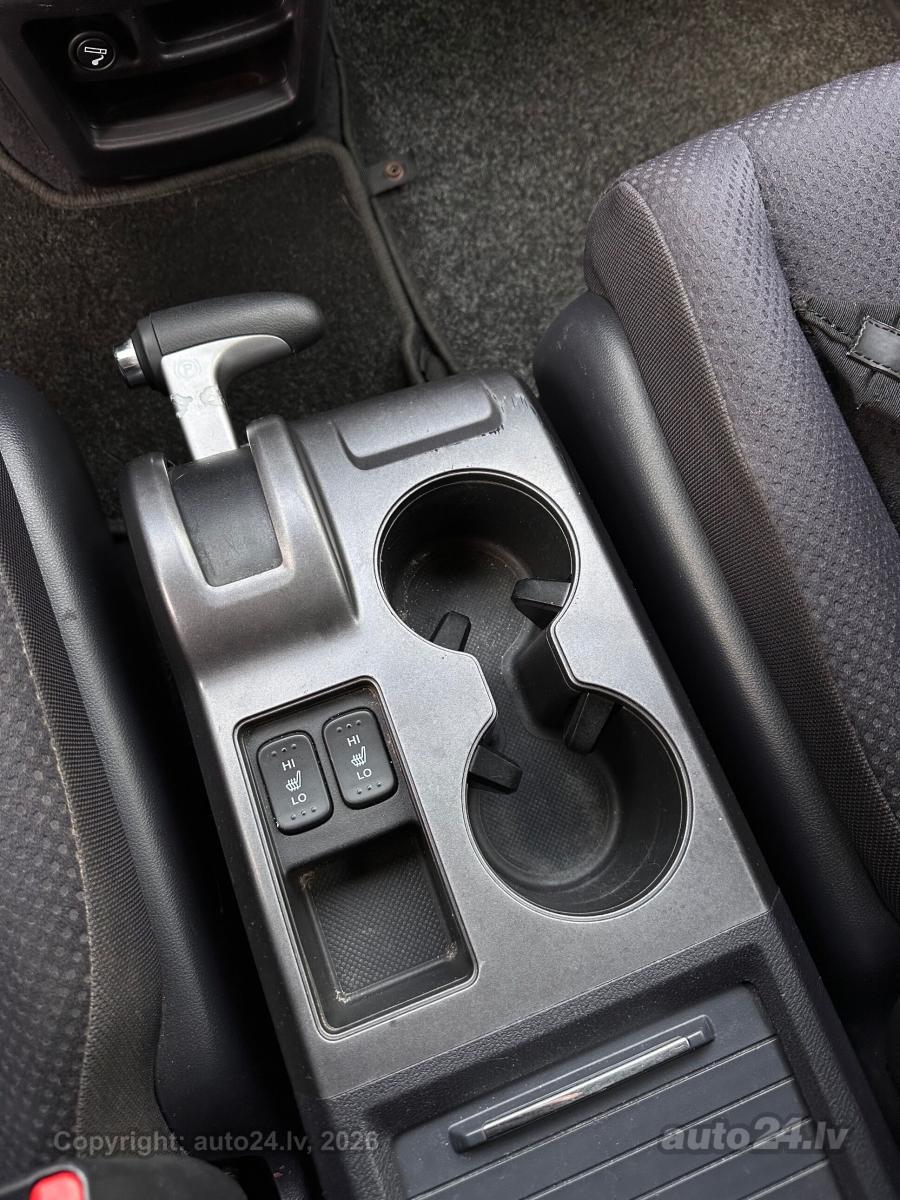 Black Honda CR-V 2007 in Tallinn, with an engine capacity of 2.00 L and mileage of 240 thousand km for 3350 €, photo 14 on AUTOMOTO.COM.LV