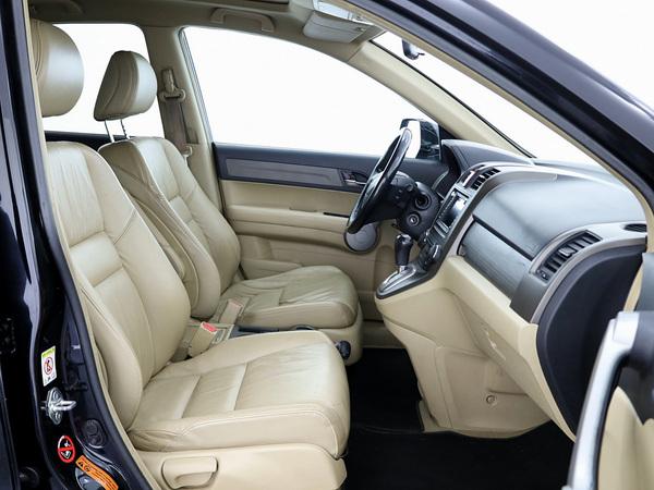 Melns Honda CR-V 2007 Tallina, ar dzinēja tilpumu 2.00 L un nobraukumu 239 tūkst. km par 3499 €, foto 6 vietnē AUTOMOTO.COM.LV