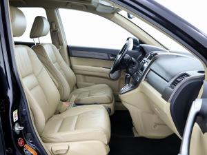 Melns Honda CR-V 2007 Tallina, ar dzinēja tilpumu 2.00 L un nobraukumu 239 tūkst. km par 3499 €, foto 16 vietnē AUTOMOTO.COM.LV