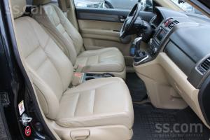 Melns Honda CR-V 2007 Daugavpils, ar dzinēja tilpumu 2.20 L un nobraukumu 295 tūkst. km par 4690 €, foto 13 vietnē AUTOMOTO.COM.LV