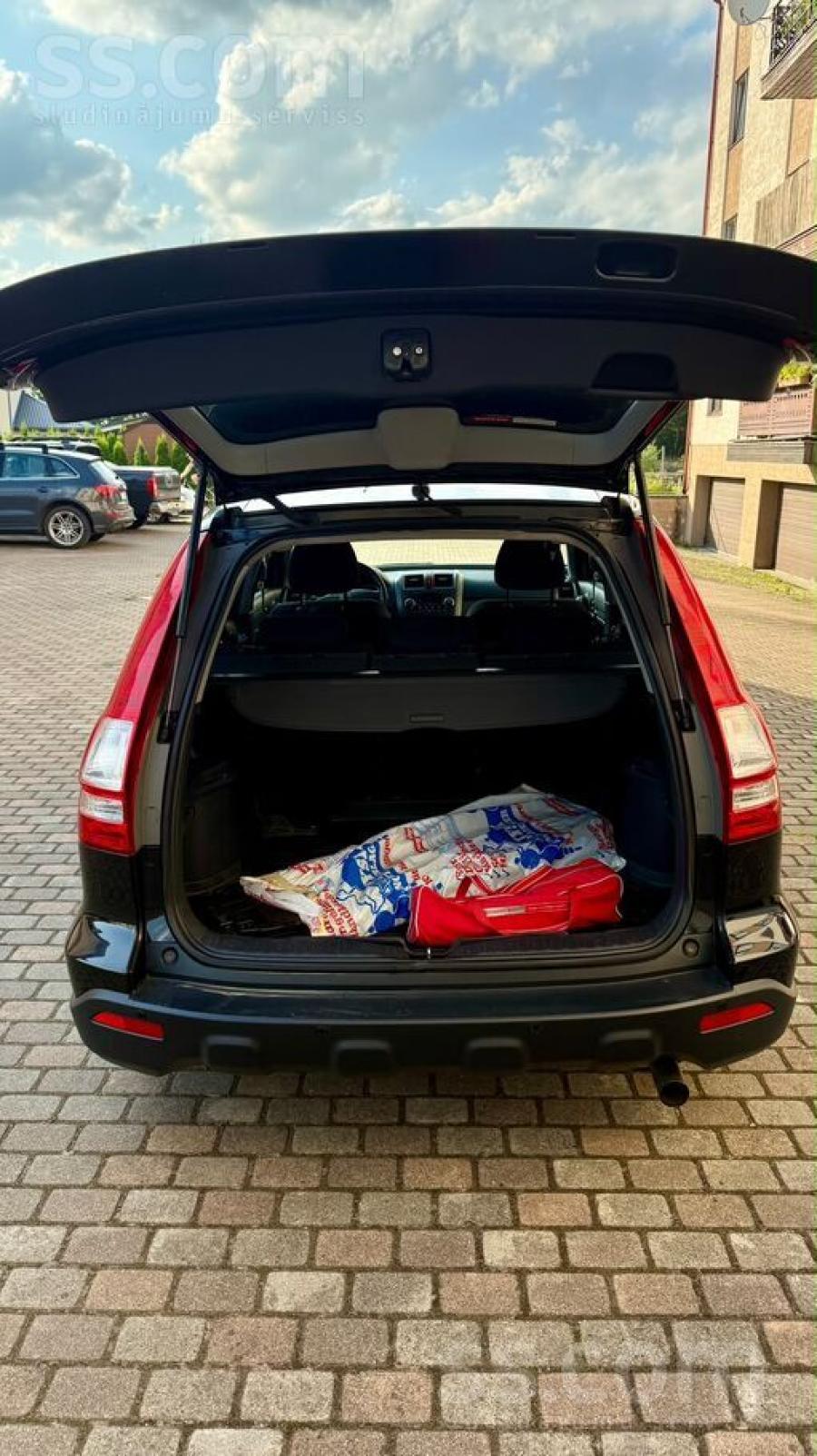 Melns Honda CR-V 2007 Rīga, ar dzinēja tilpumu 2.00 L un nobraukumu 171 tūkst. km par 4999 €, foto 9 vietnē AUTOMOTO.COM.LV