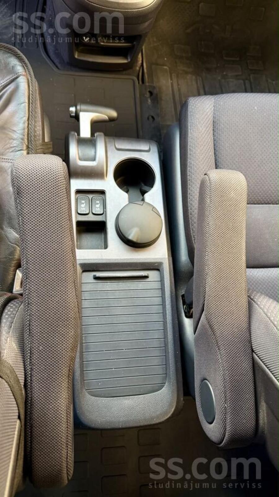 Melns Honda CR-V 2007 Rīga, ar dzinēja tilpumu 2.00 L un nobraukumu 171 tūkst. km par 4999 €, foto 13 vietnē AUTOMOTO.COM.LV