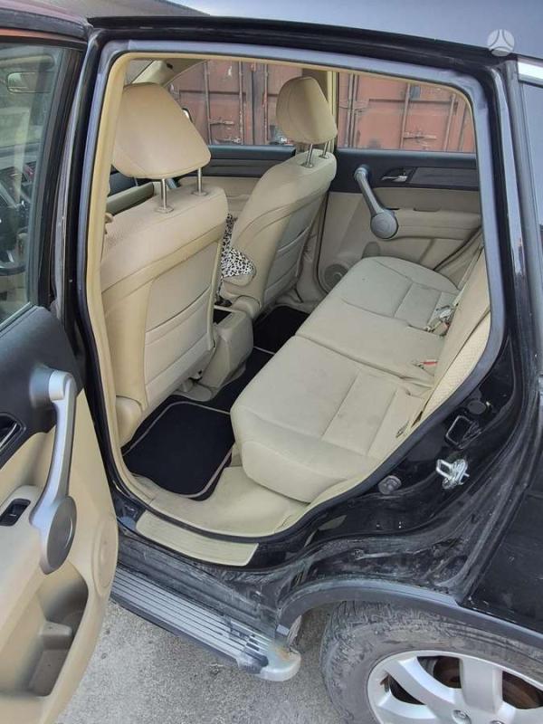 Black Honda CR-V 2007 in Ukmerge, with an engine capacity of 2.00 L and mileage of 157 thousand km for 2700 €, photo 10 on AUTOMOTO.COM.LV