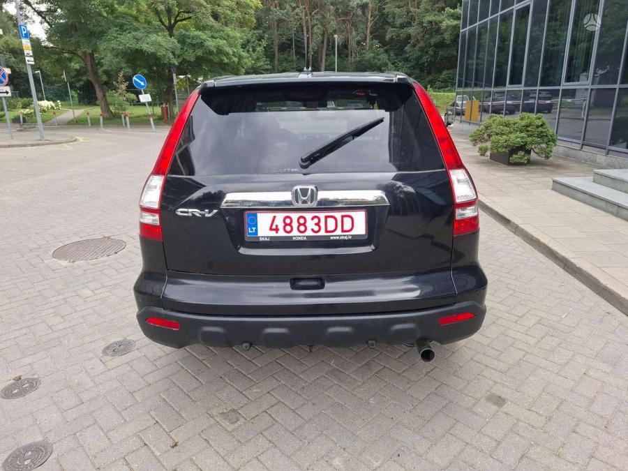 Black Honda CR-V 2007 in Vilnius, with an engine capacity of 2.00 L and mileage of 248 thousand km for 4800 €, photo 7 on AUTOMOTO.COM.LV