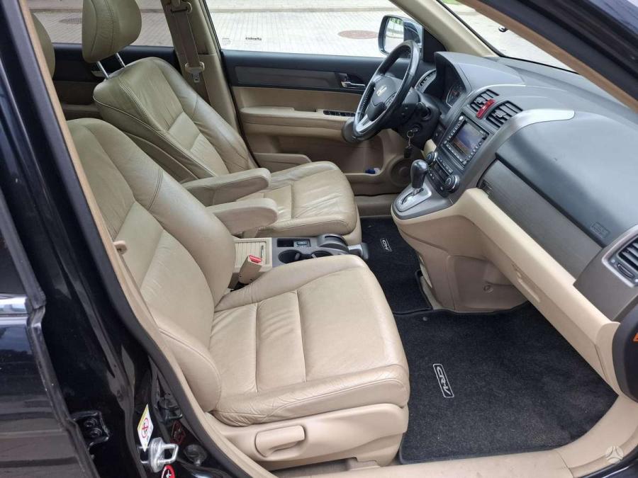 Black Honda CR-V 2007 in Vilnius, with an engine capacity of 2.00 L and mileage of 248 thousand km for 4800 €, photo 15 on AUTOMOTO.COM.LV