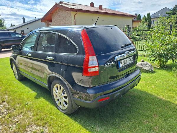 Melns Honda CR-V 2007 Šauļi, ar dzinēja tilpumu 2.20 L un nobraukumu 334 tūkst. km par 5500 €, foto 4 vietnē AUTOMOTO.COM.LV