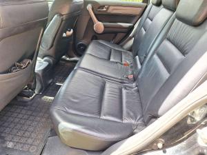 Black Honda CR-V 2007 in Siauliai, with an engine capacity of 2.20 L and mileage of 334 thousand km for 5500 €, photo 7 on AUTOMOTO.COM.LV