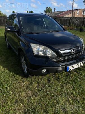 Melns Honda CR-V 2007 Liepāja, ar dzinēja tilpumu 2.00 L un nobraukumu 190 tūkst. km par 3500 €, foto  vietnē AUTOMOTO.COM.LV