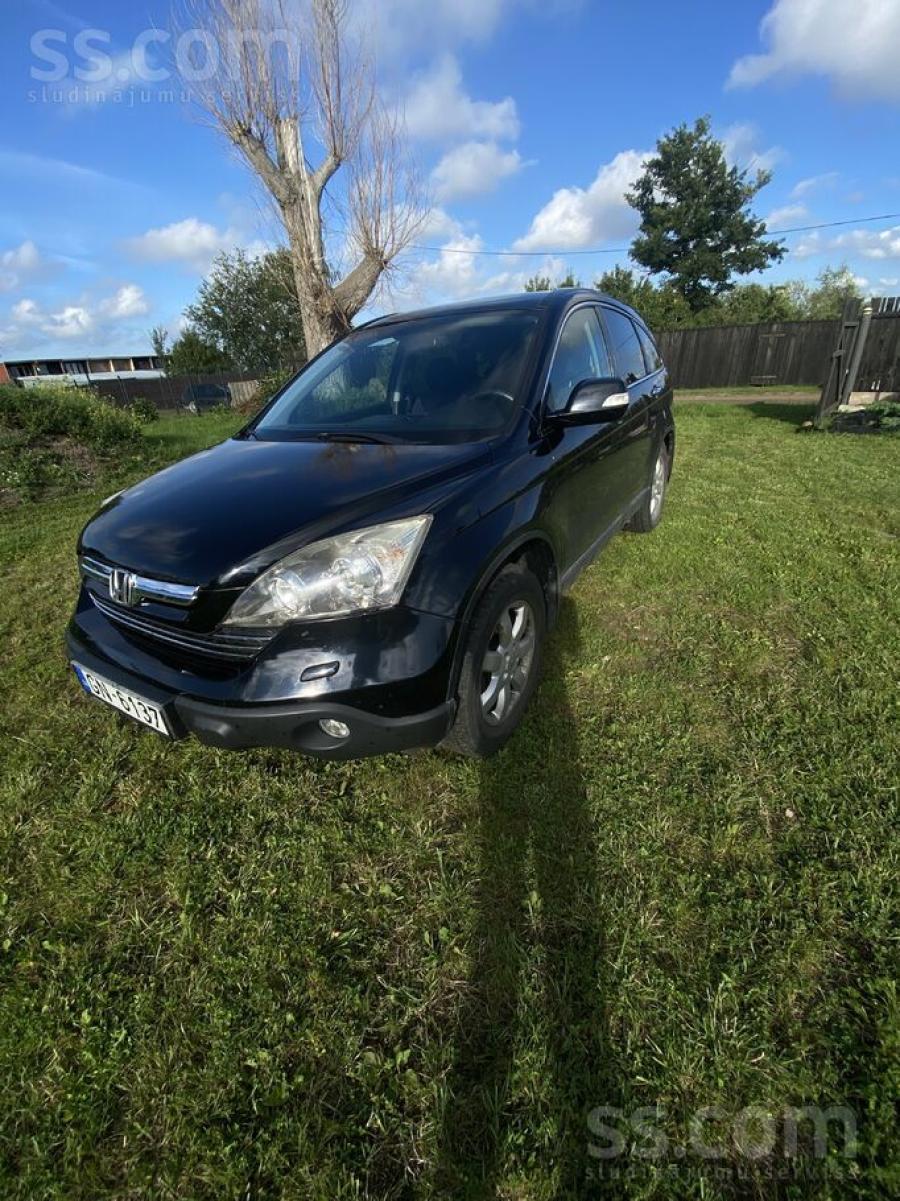 Black Honda CR-V 2007 in Liepaja, with an engine capacity of 2.00 L and mileage of 190 thousand km for 3500 €, photo 3 on AUTOMOTO.COM.LV