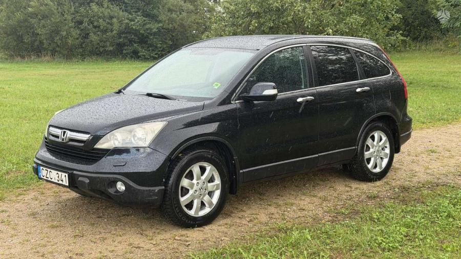 Black Honda CR-V 2007 in Vilnius, with an engine capacity of 2.00 L and mileage of 420 thousand km for 2450 €, photo 3 on AUTOMOTO.COM.LV
