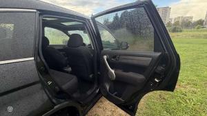 Black Honda CR-V 2007 in Vilnius, with an engine capacity of 2.00 L and mileage of 420 thousand km for 2450 €, photo 17 on AUTOMOTO.COM.LV