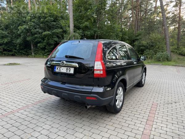 Honda CR-V 2007 Jūrmala vietnē Melns Honda CR-V 2007 Jūrmala, ar dzinēja tilpumu 2.00 L un nobraukumu 179 tūkst. km par 3900 €, foto 5 vietnē AUTOMOTO.COM.LV