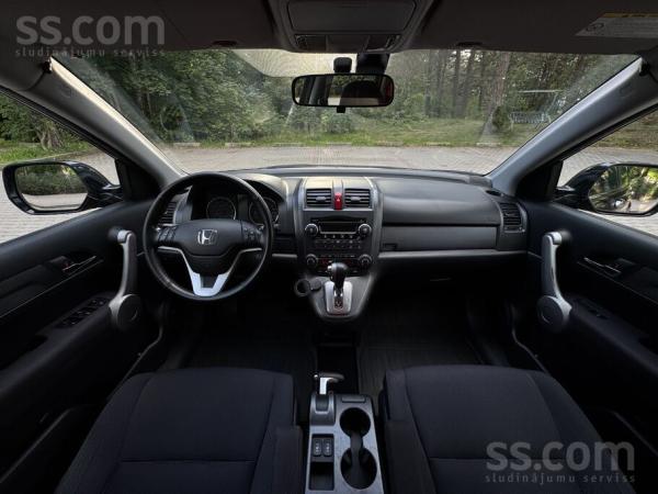 Honda CR-V 2007 Jūrmala vietnē Melns Honda CR-V 2007 Jūrmala, ar dzinēja tilpumu 2.00 L un nobraukumu 179 tūkst. km par 3900 €, foto 10 vietnē AUTOMOTO.COM.LV