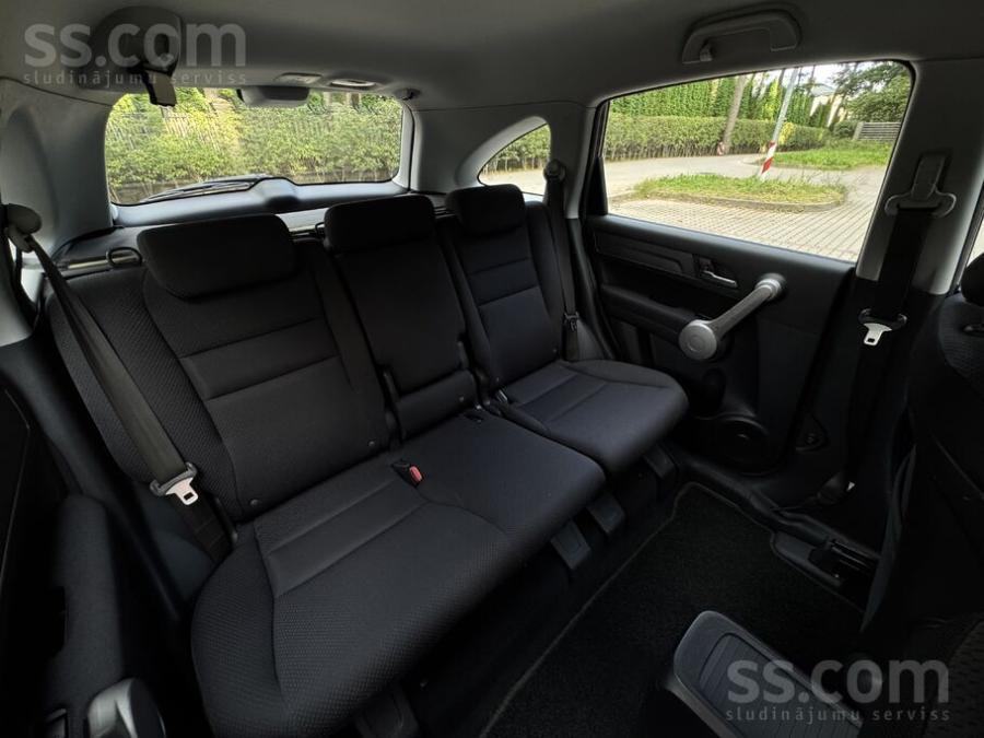Melns Honda CR-V 2007 Jūrmala, ar dzinēja tilpumu 2.00 L un nobraukumu 179 tūkst. km par 3900 €, foto 12 vietnē AUTOMOTO.COM.LV